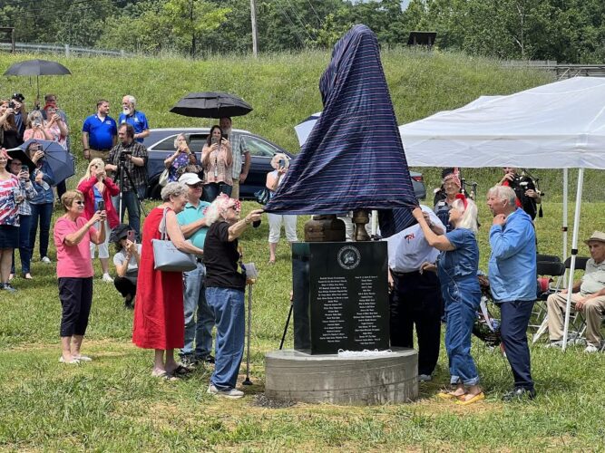 Unveiling the Rosie the Riveter Statue | News, Sports, Jobs - The ...